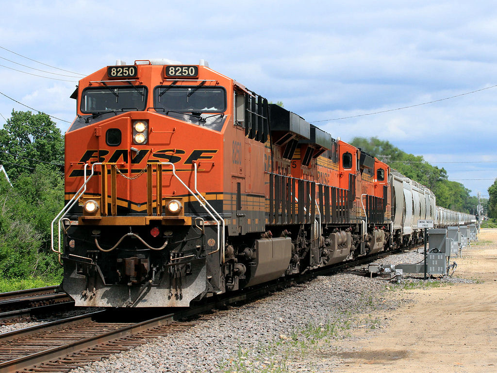 BNSF 8250
